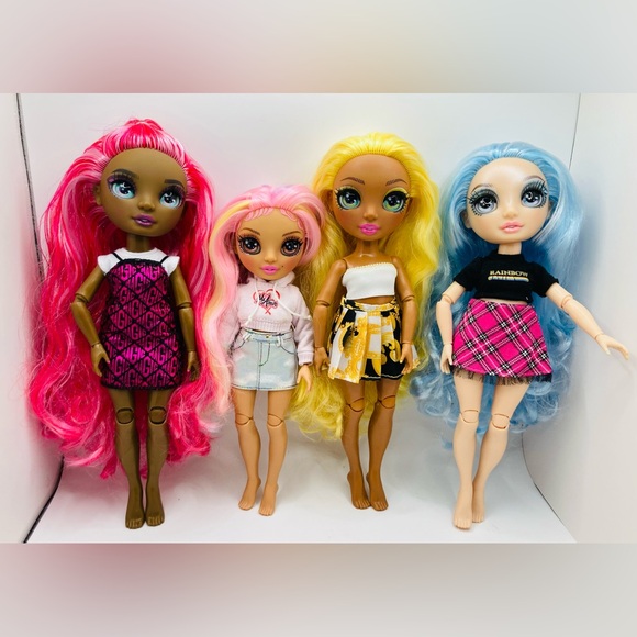 Toys | Rainbow High Lot Of 4 Dolls Daria Roselyn Kia Heart Jr High ...